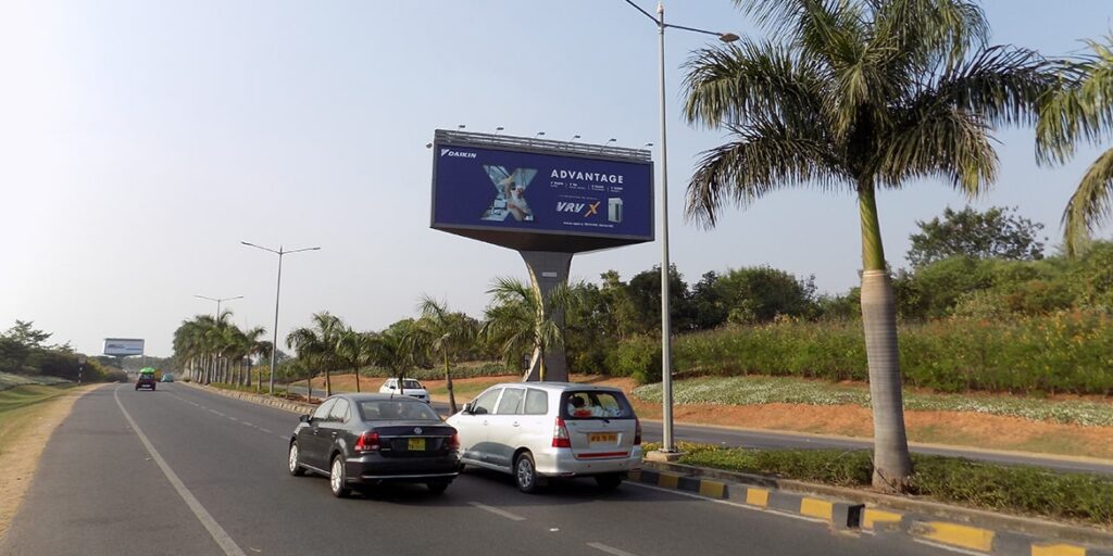 V Shaped Unipoles | LHAMPL