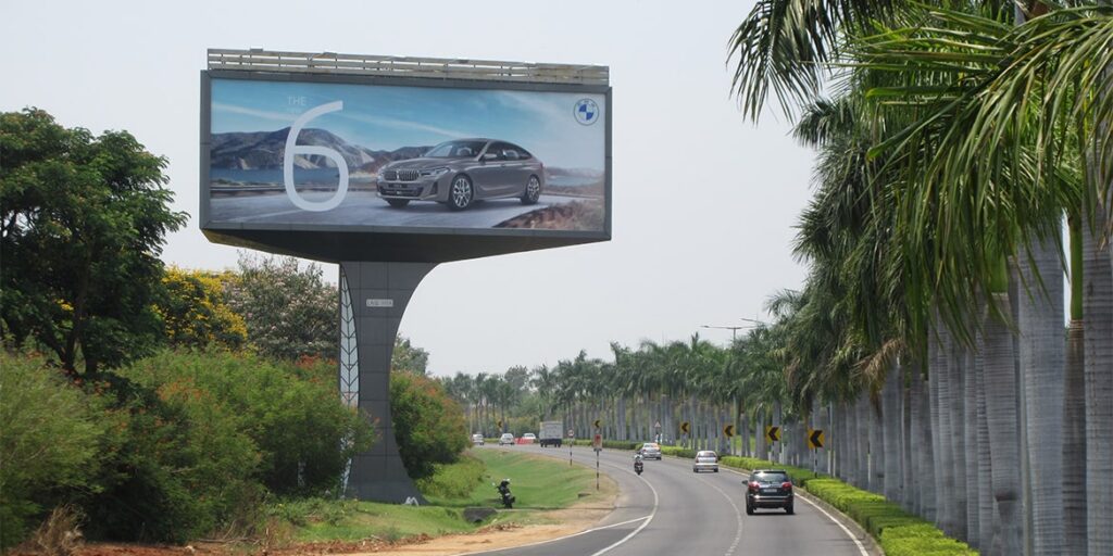 V Shaped Unipoles | LHAMPL